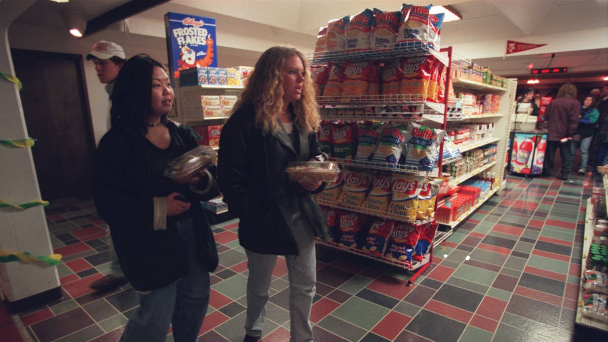 8 discontinued '90s snacks that still spark nostalgia—do you remember them?