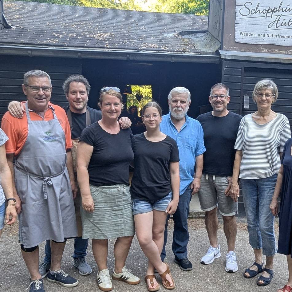 Junges Team belebt die Schopphübelhütte in Hassel neu