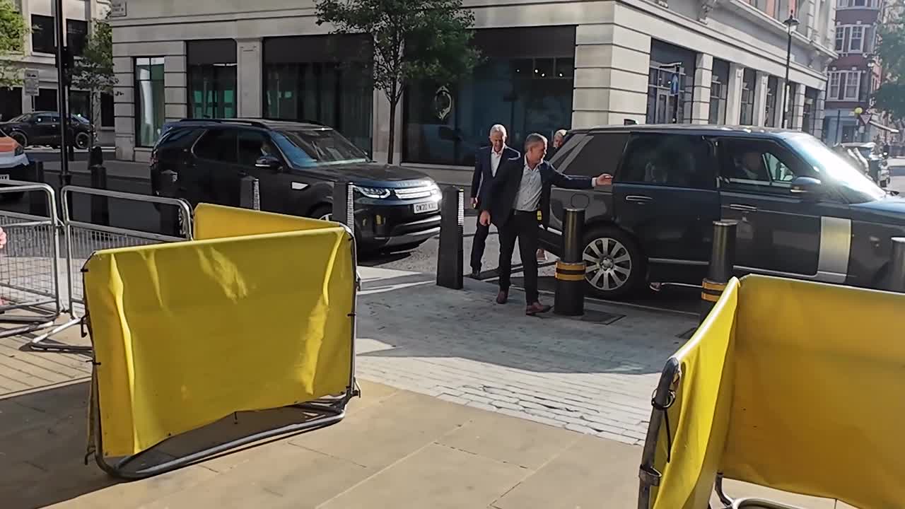 Tony Blair arrives at BBC after saying Labour has 'no coherent plan'