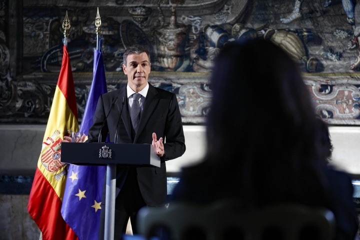 Sánchez mantem apoio a ex-PM espanhol José Luis Zapatero