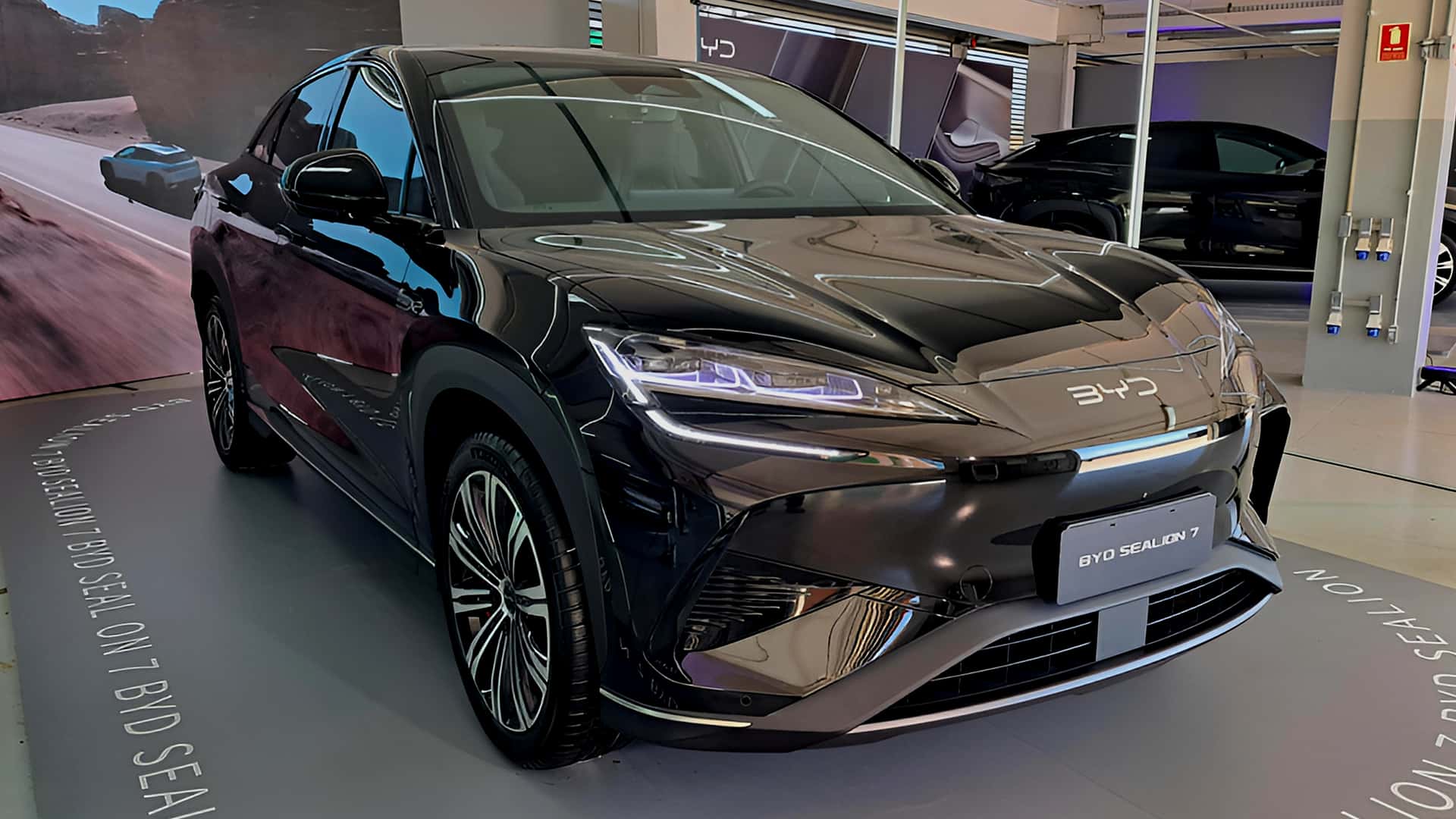 BYD afirma calibrar Sealion 7 para o Brasil com ajuste de suspensão