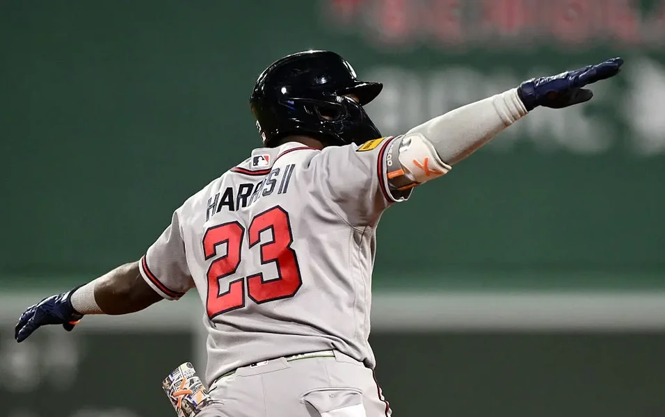 Harris’ late homer lifts Braves over Red Sox in tight finish