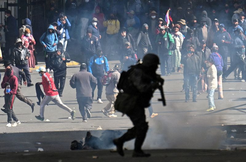 Presidente boliviano Paz revoca ley, facilitando declaración de estado ...