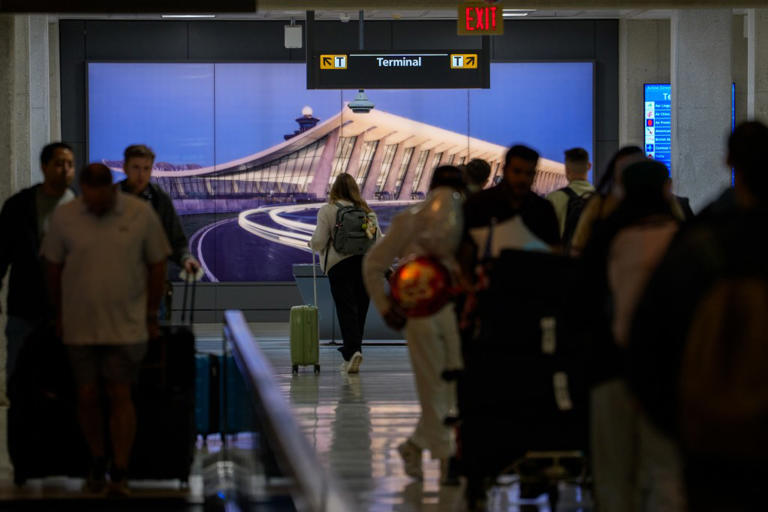 Where Ebola cases stand as US plans quarantine site, asks for volunteers