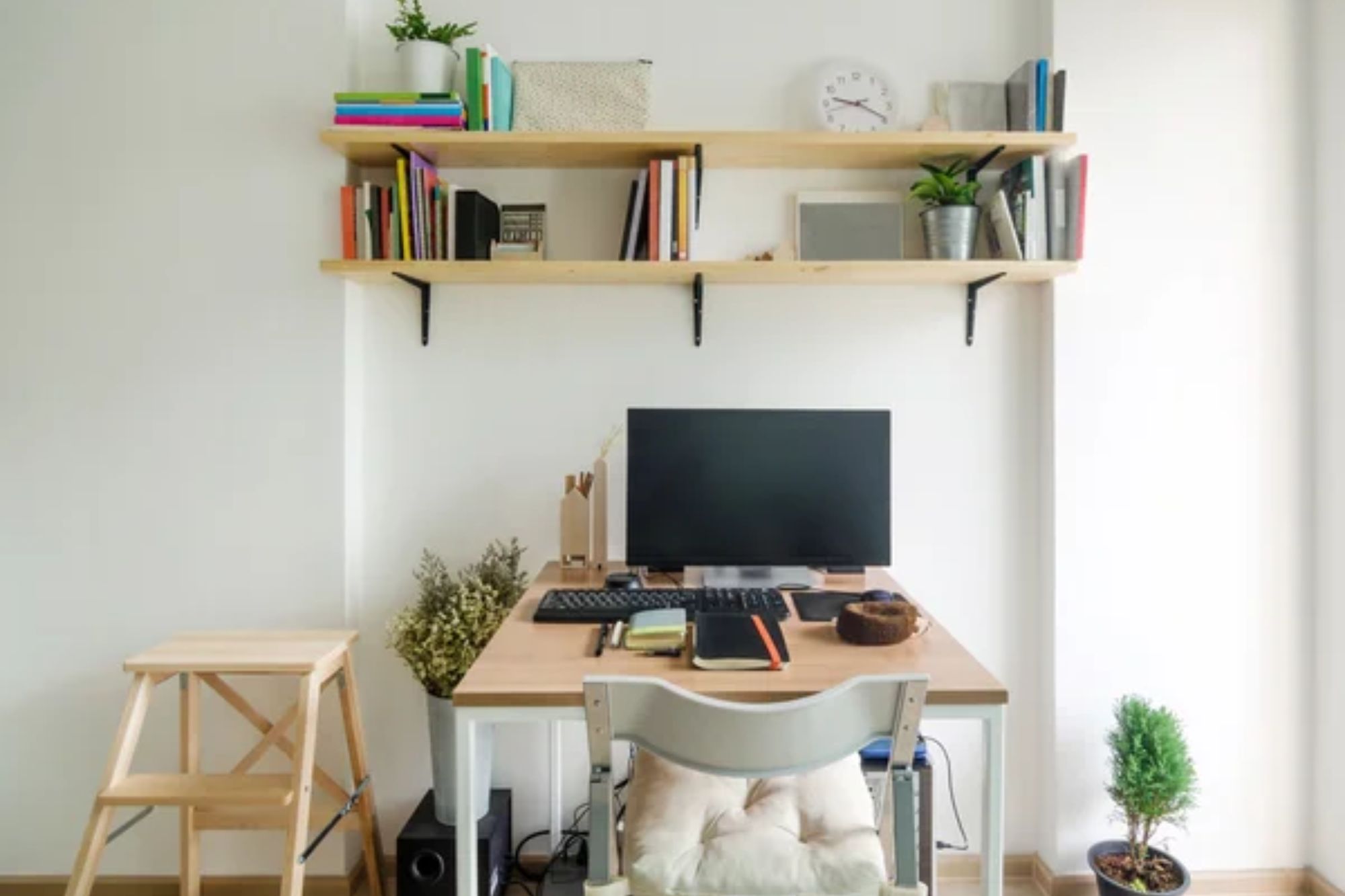 15 steps to convert an oversized hallway into a functional home workspace