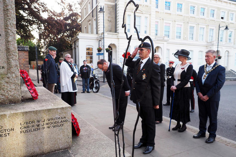 Pictures: Leighton Buzzard marks 15th anniversary of the end of the ...