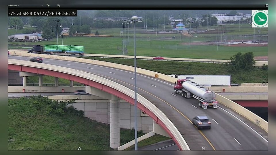 Semi crash closes I-75 in Dayton early Wednesday