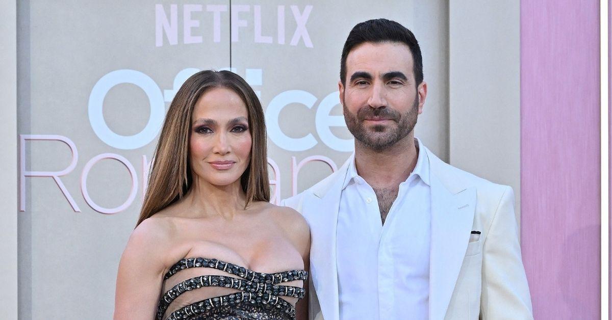 Jennifer Lopez dishes on meeting 'Office Romance' costar Brett ...