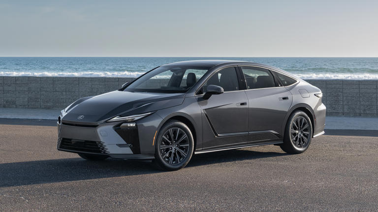 2026 Lexus ES first-drive review: An honest luxury sedan, now in EV and ...