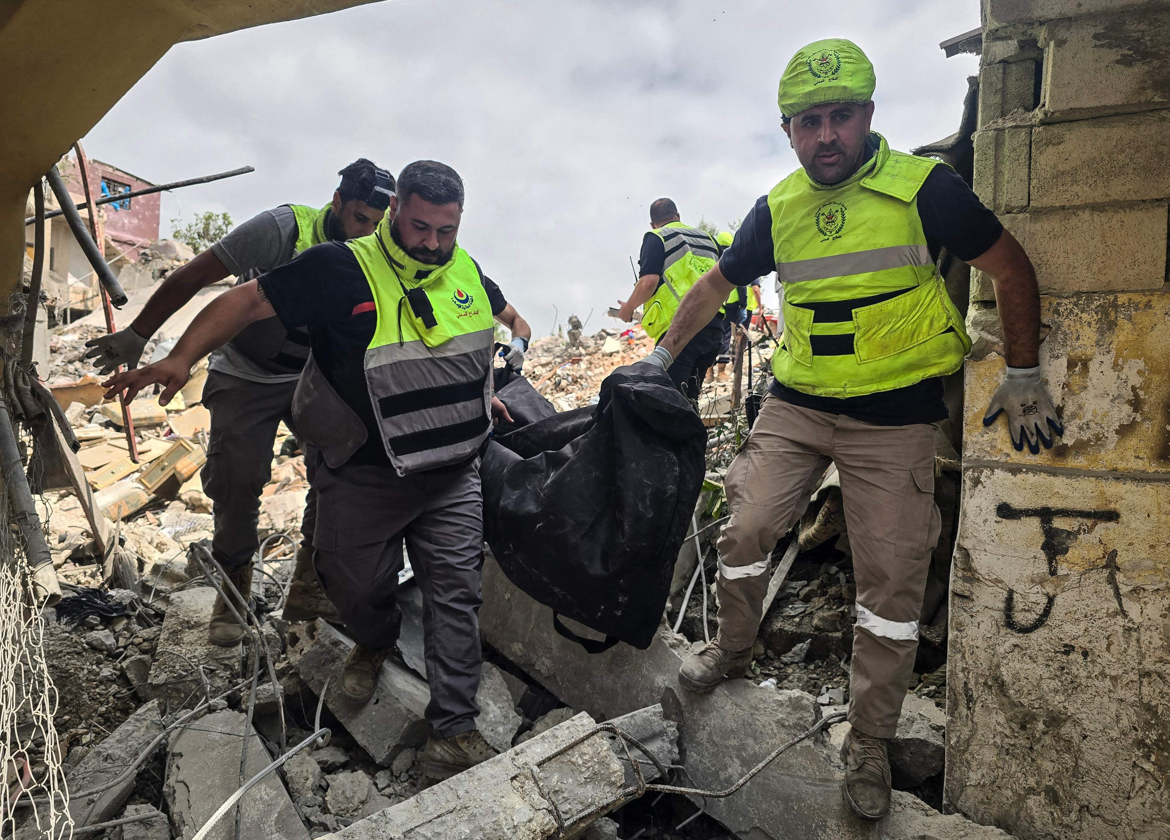Israeli air strikes hit Tyre on second day of intensified military ...