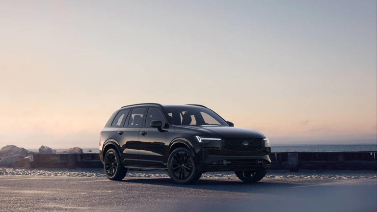 Volvo rolls out lease deals for entire XC90 lineup this May