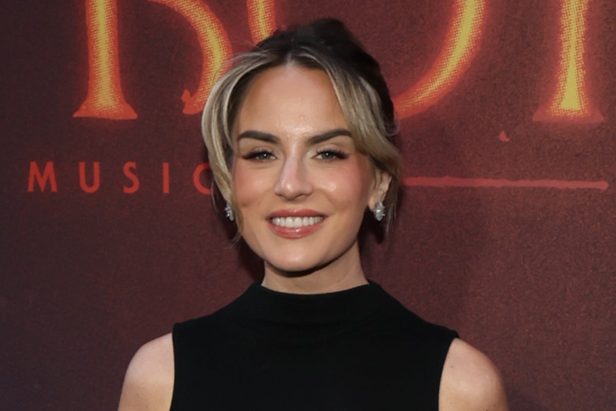 Singer JoJo reacts to Broadway show closing before she was set to star
