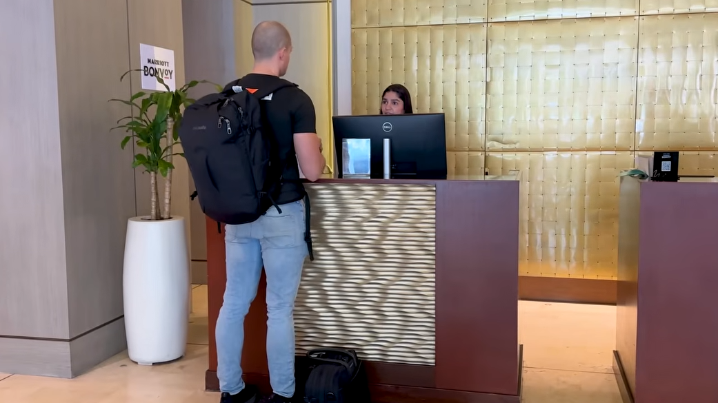 Stop leaving your hotel room like this because it makes theft easier