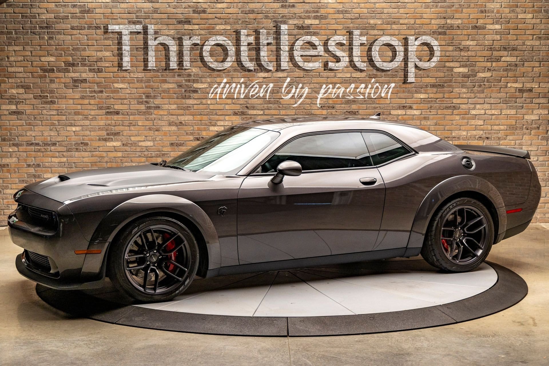2018 Dodge Challenger SRT Hellcat Widebody keeps manual muscle alive ...