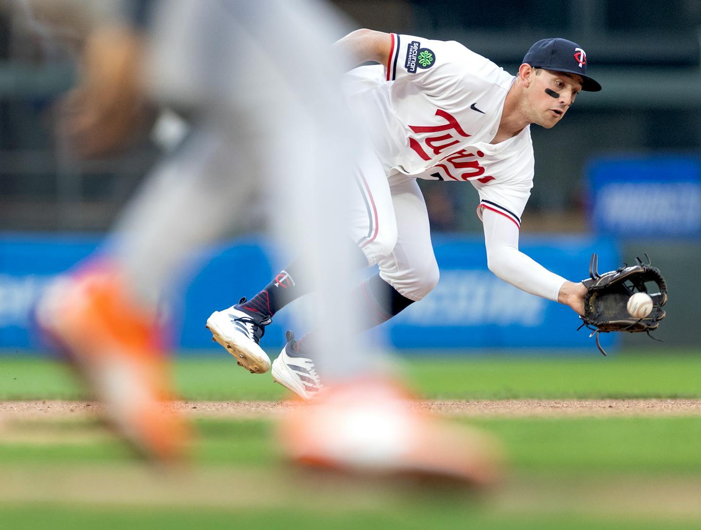 Twins move Brooks Lee from shortstop to third base after Royce Lewis ...