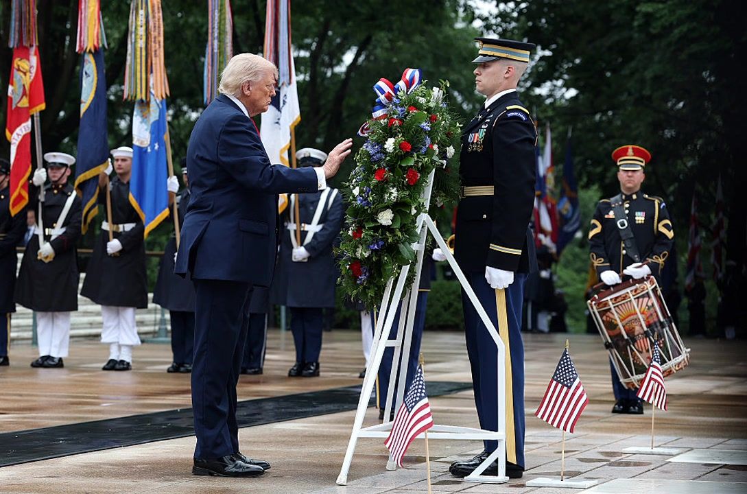 Trump's assistant torched over photo as president is accused of wearing ...