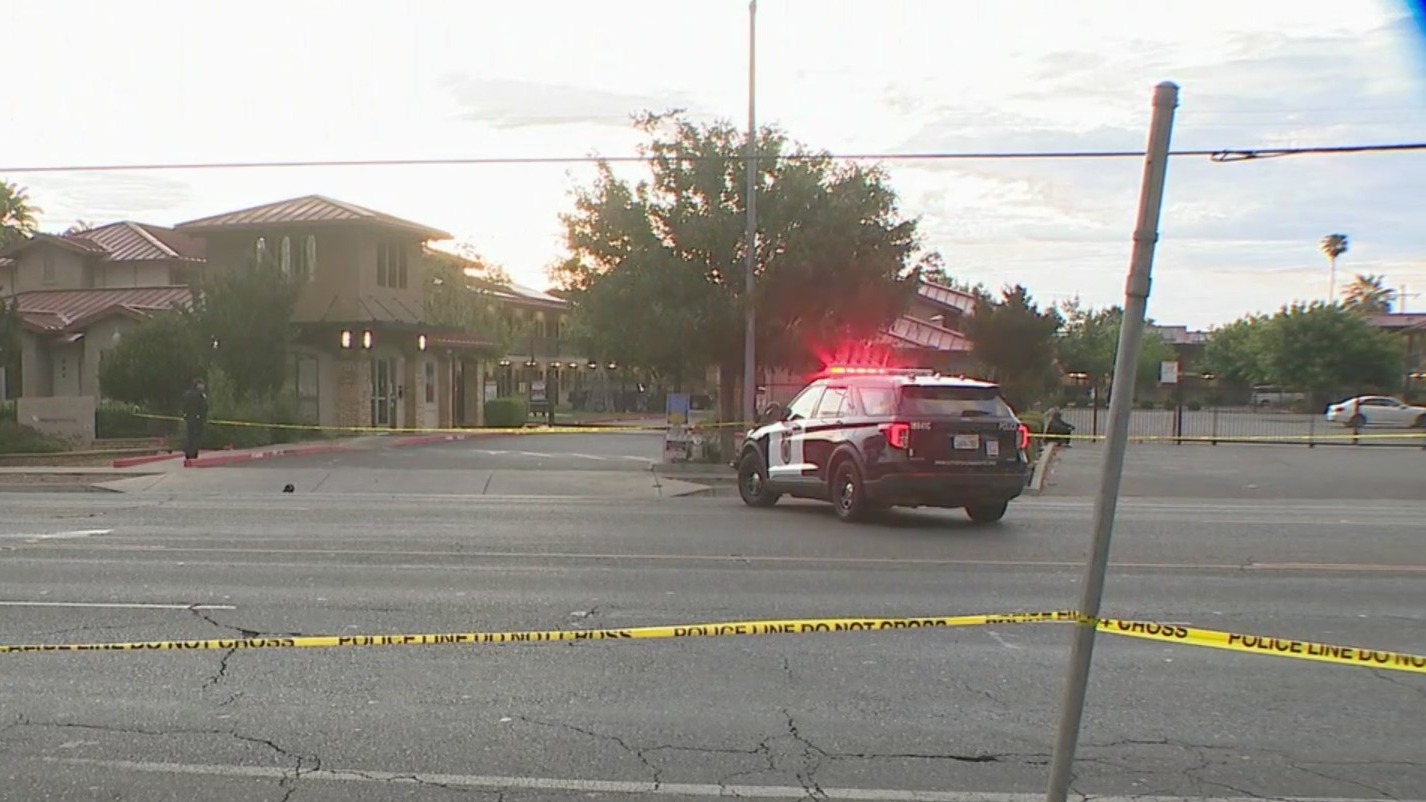 Deadly crash closes Stockton Boulevard in Sacramento