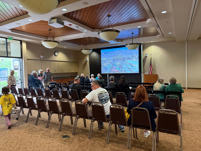 'People over powerlines:' Temecula residents voice opposition against ...