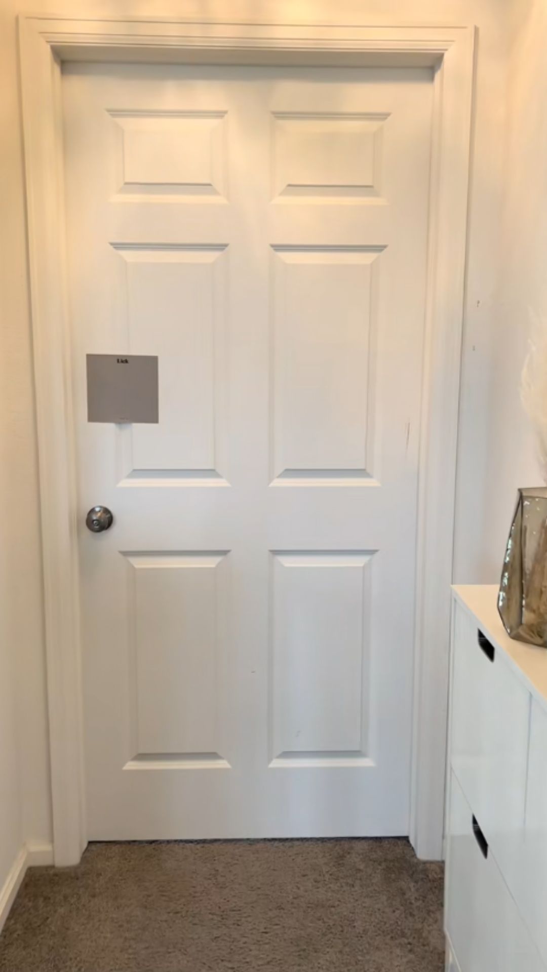 Door transformation made easy with Lick paint samples
