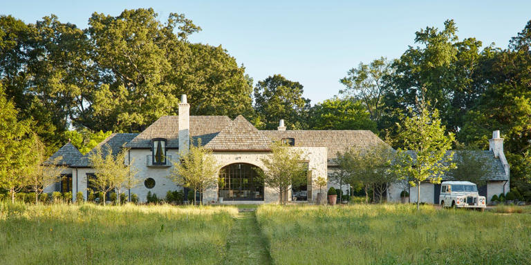 A love story inspired this dreamy Alabama home made for entertaining ...
