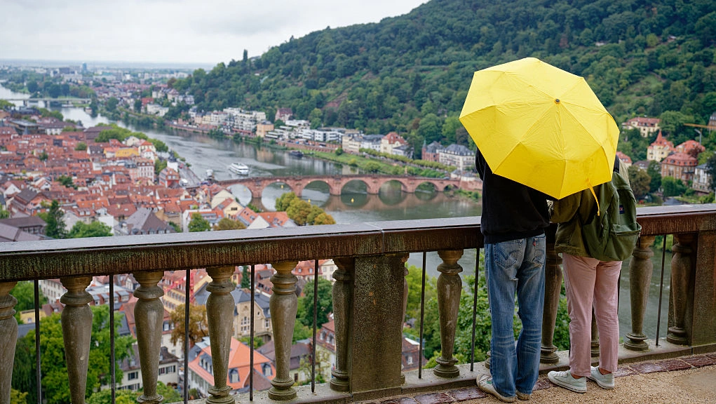 How to make yellow your happy home color