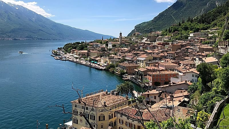 These are the best holiday destinations for a first-time trip with your ...
