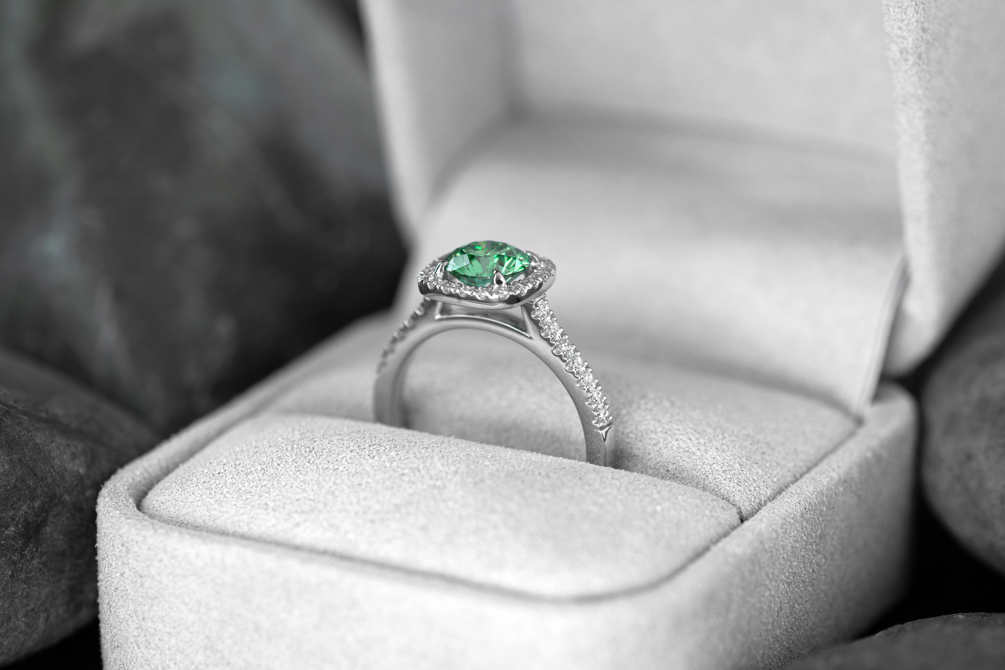 Why more couples are choosing moissanite engagement rings today