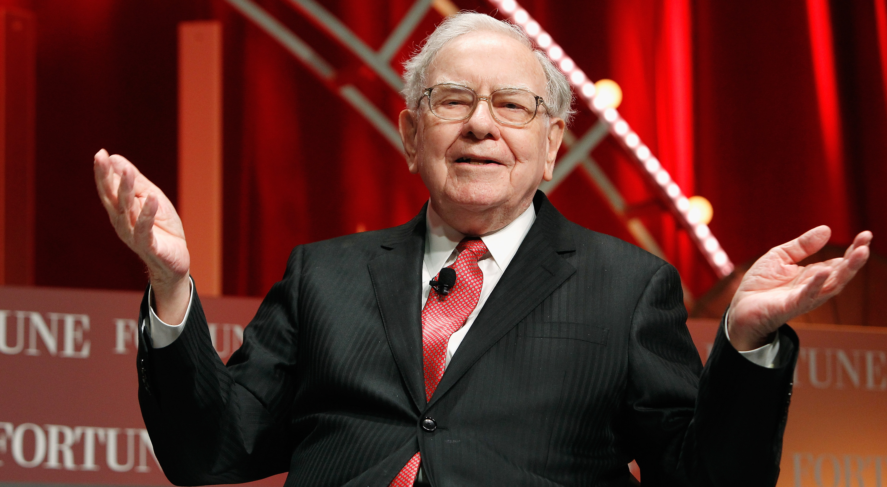 These 3 investment strategies Warren Buffett used to turn $10K into a ...
