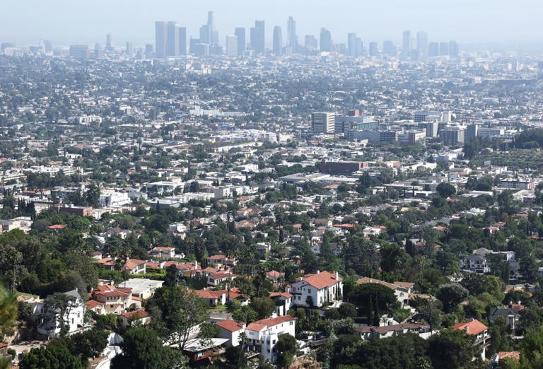 Map shows top 10 cities where foreigners are looking to buy US homes