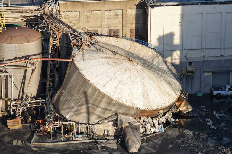 9 missing after Washington paper mill tank implosion and officials say ...