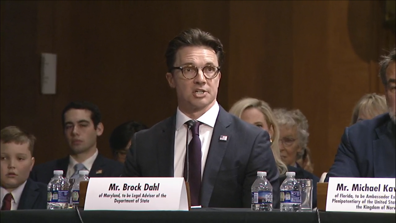 'Just try to answer my direct question': Trump nominee runs around in ...