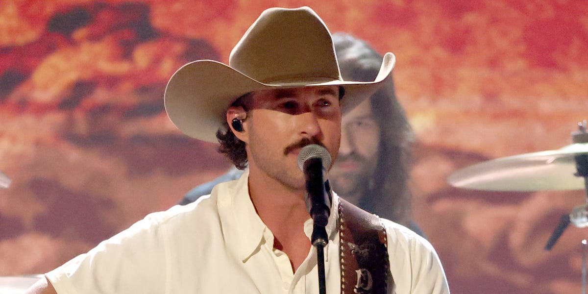 Riley Green has fans buzzing after unexpected performance following ...