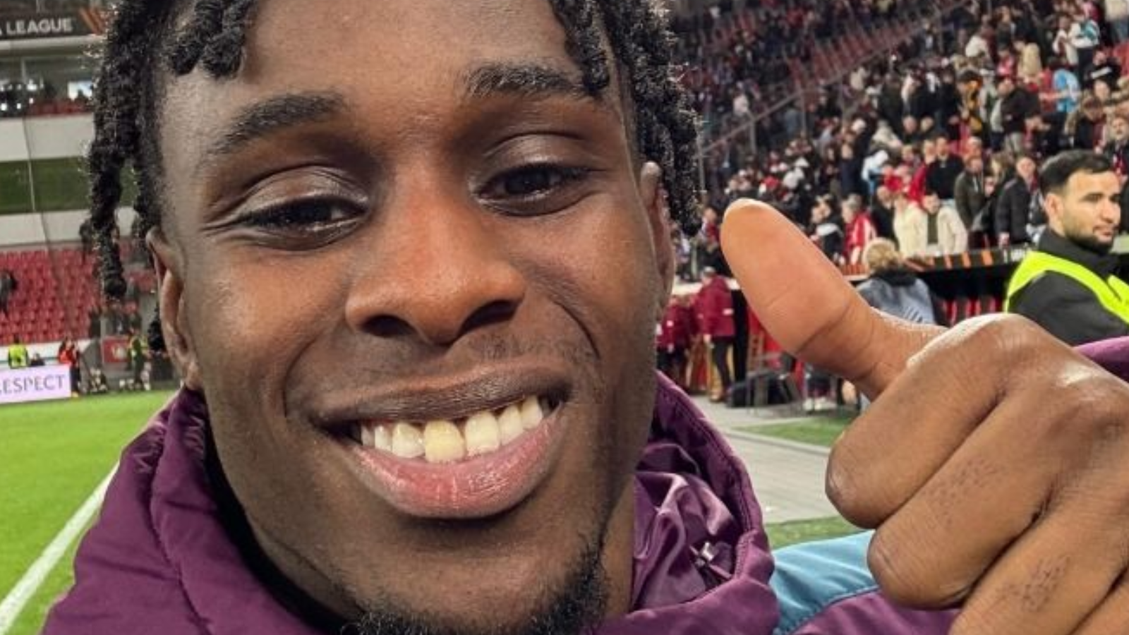 Maak kennis met de prachtige Engelse vriendin van voetballer Jeremie ...