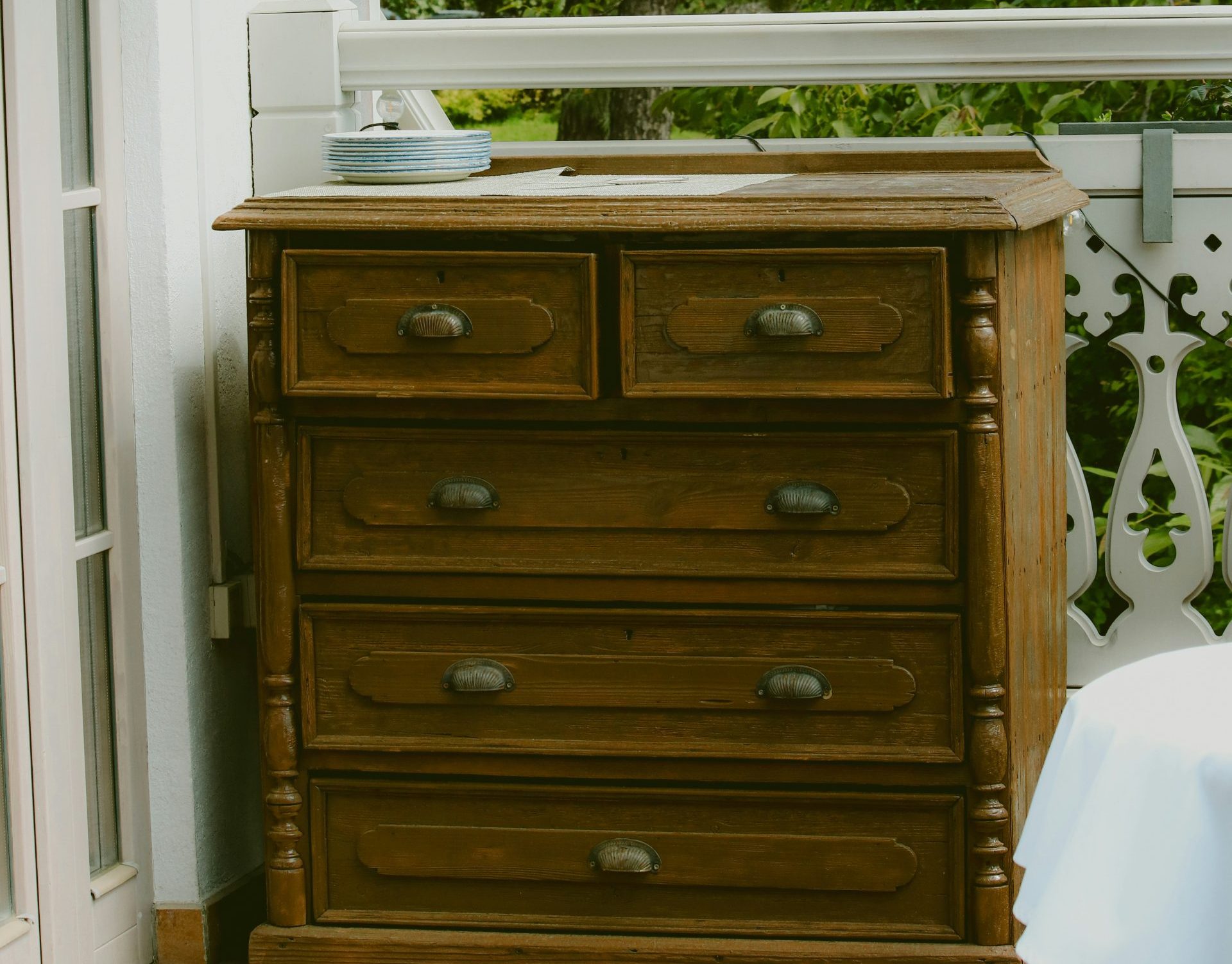 17 antique shop red flags that signal overpriced inventory
