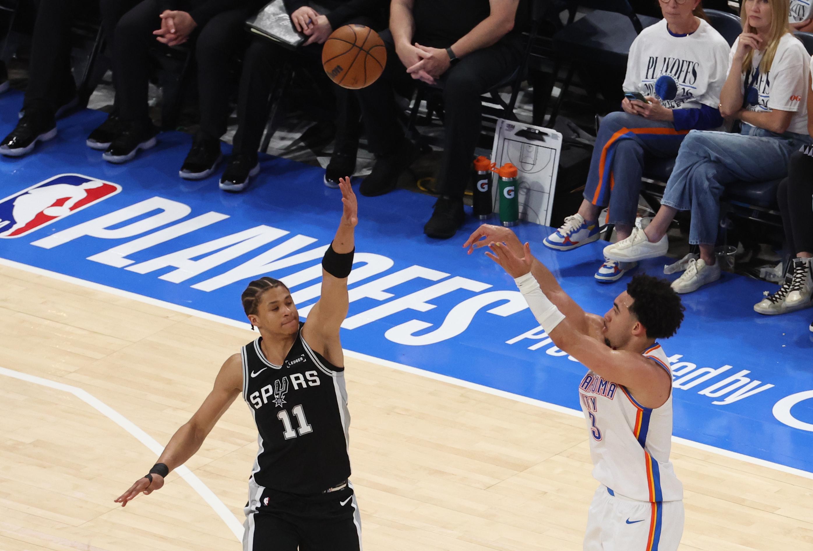 Box grades: Spurs’ season hangs by a thread after sloppy Game 5
