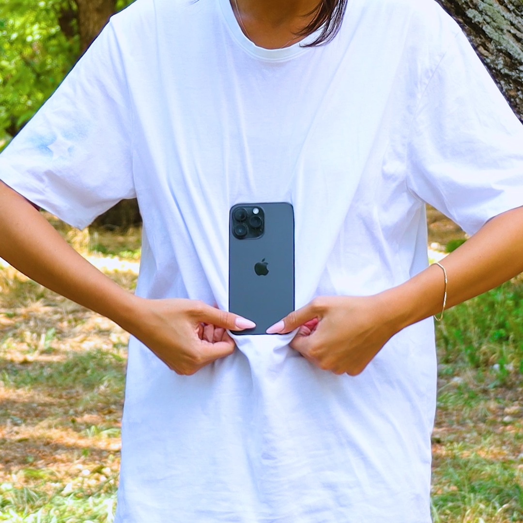 No pockets? No problem! 😄📲