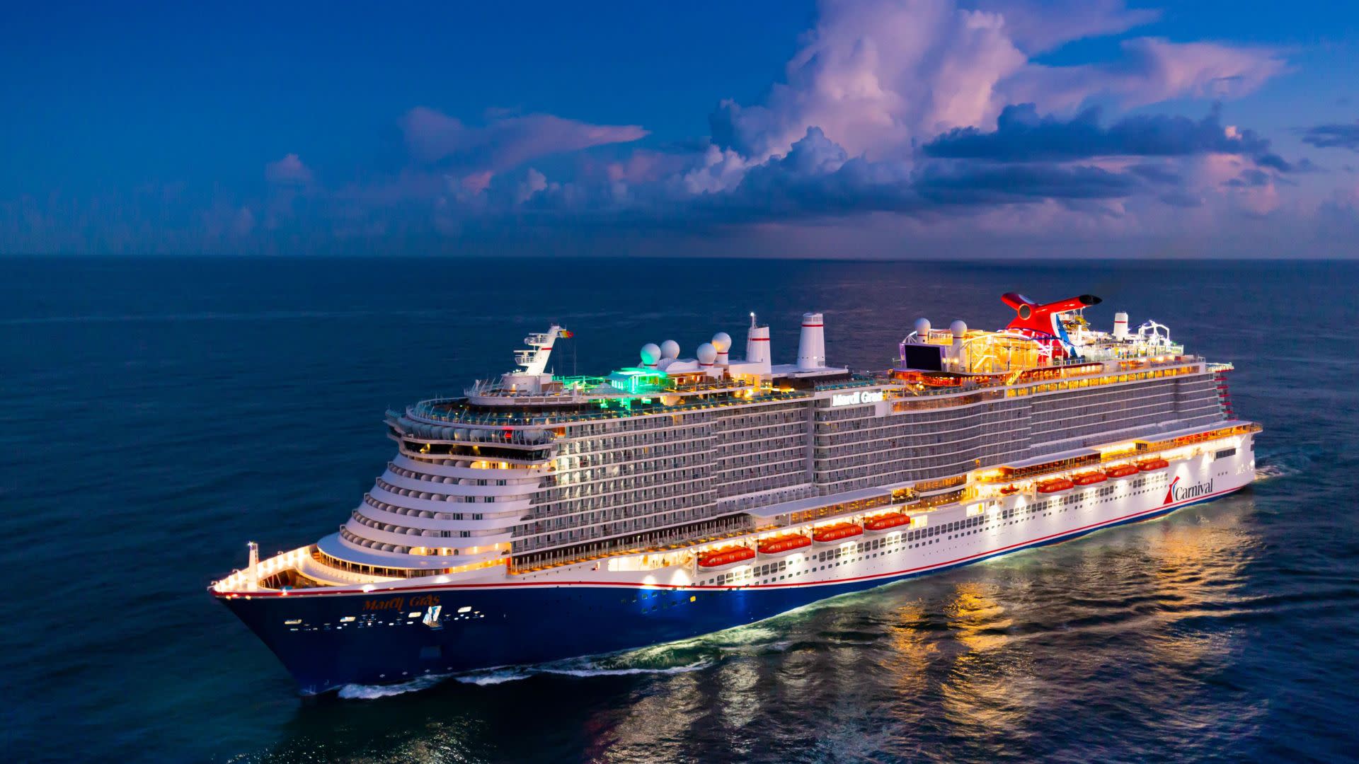 Florida man sues Carnival Cruise Line for $5M over alleged pool deck burns