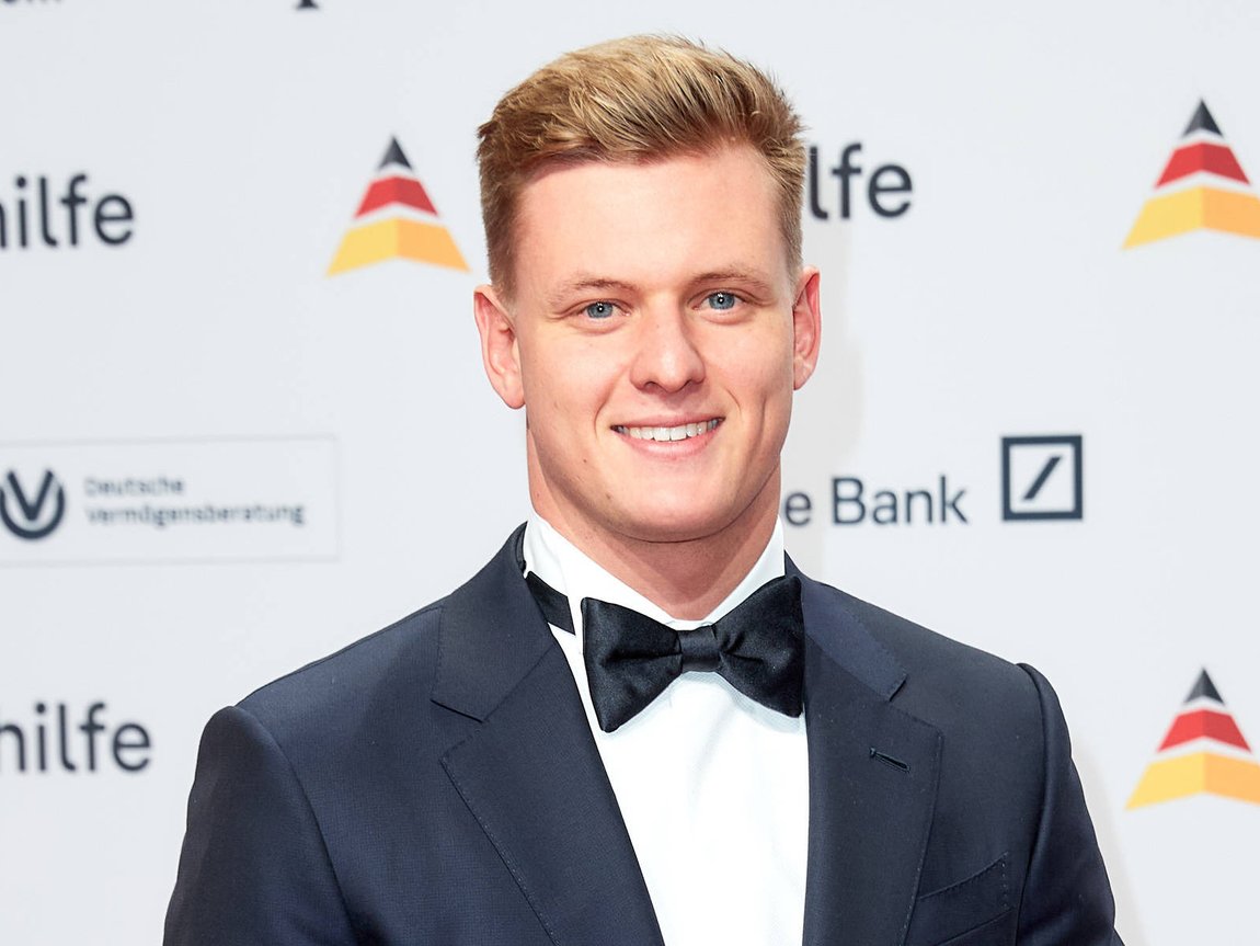 Mick Schumacher zeigt sich erstmals mit Clara Ramos