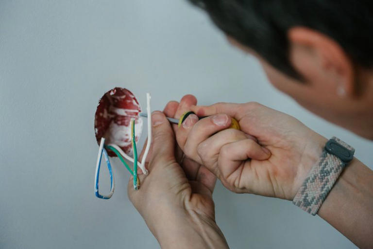 One in seven homeowners ignore dangerous electrical faults like burning ...