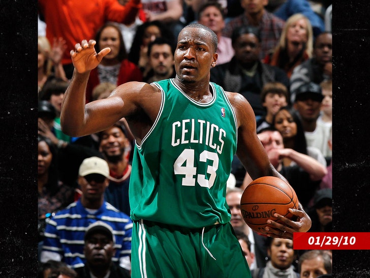 Kendrick Perkins held back in heated argument at son's AAU game