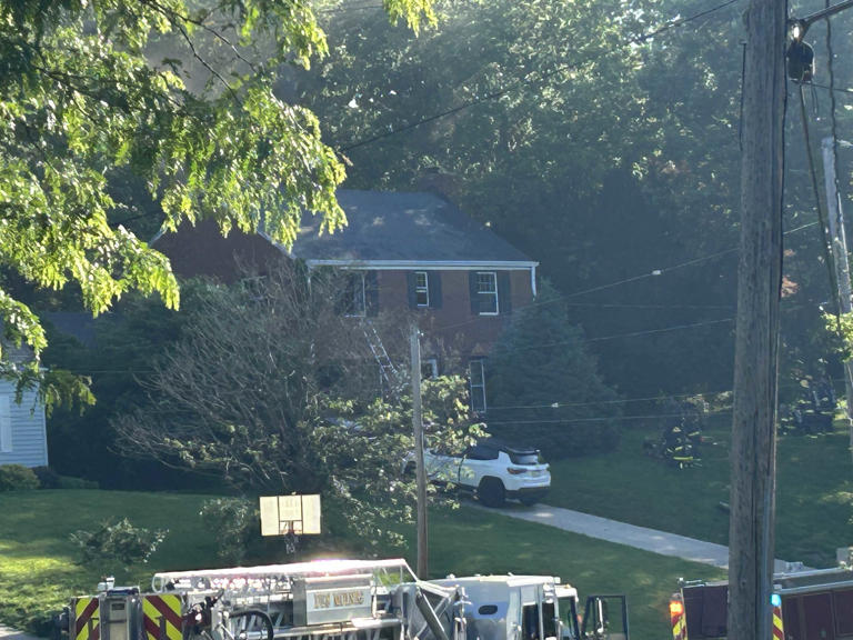 No injuries reported from house fire in Des Moines