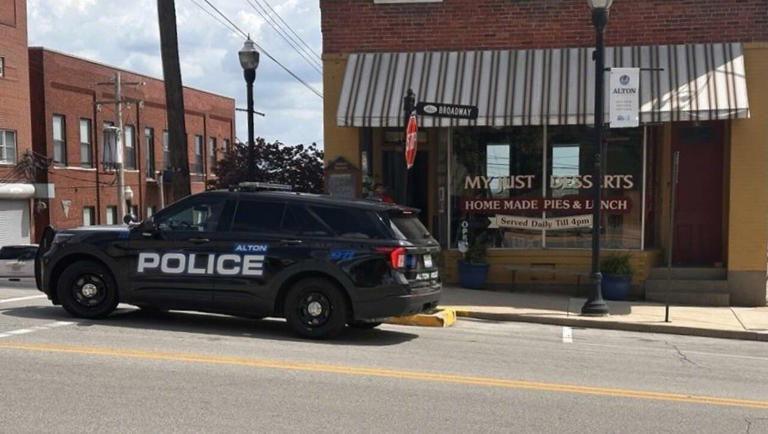 Alton police peacefully resolve Broadway Standoff tied to mental health ...