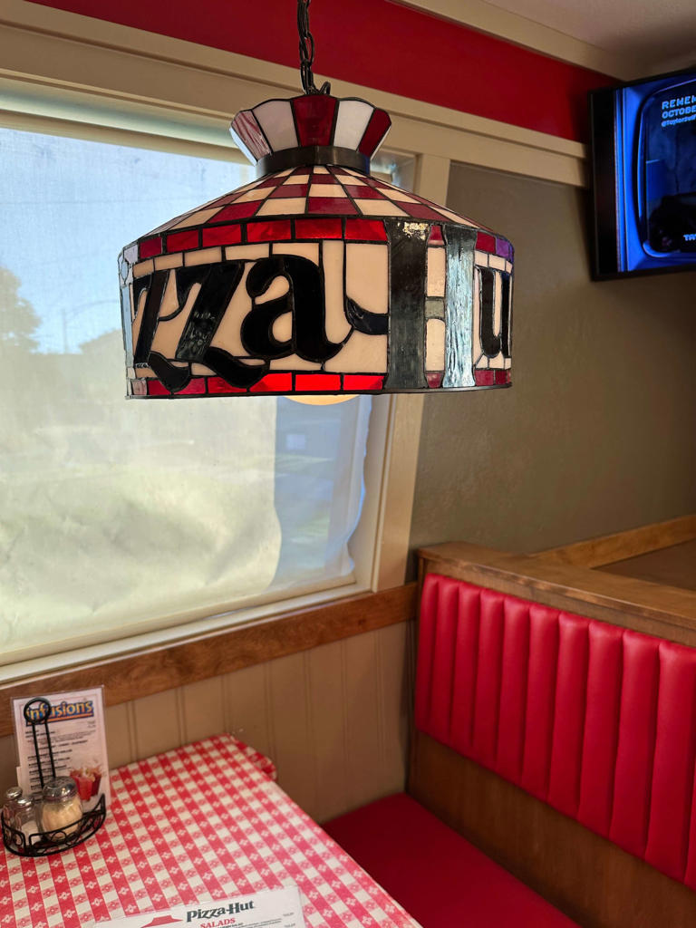 Pizza Hut brings back iconic roof, red cups to 2 Upstate NY locations