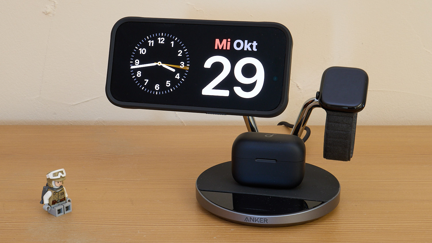 Kill clutter and slash $80 off Anker’s speedy and smart 3-in-1 charging ...