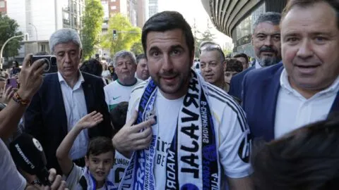 Barcelona va con todo por Anthony Gordon: Deco toma ventaja sobre ...