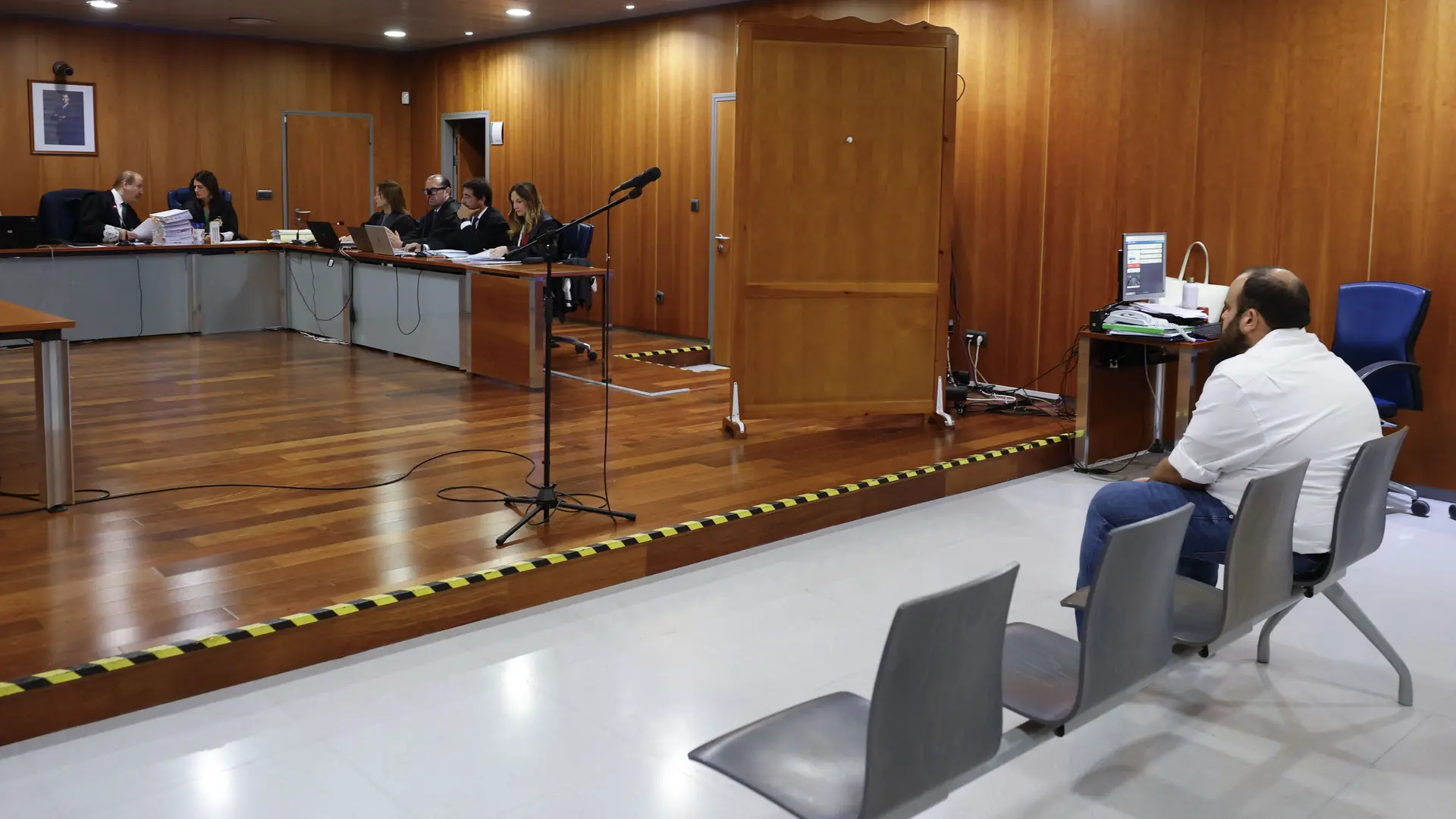 El cura acusado de sedar y violar a cuatro mujeres dice que los vídeos ...