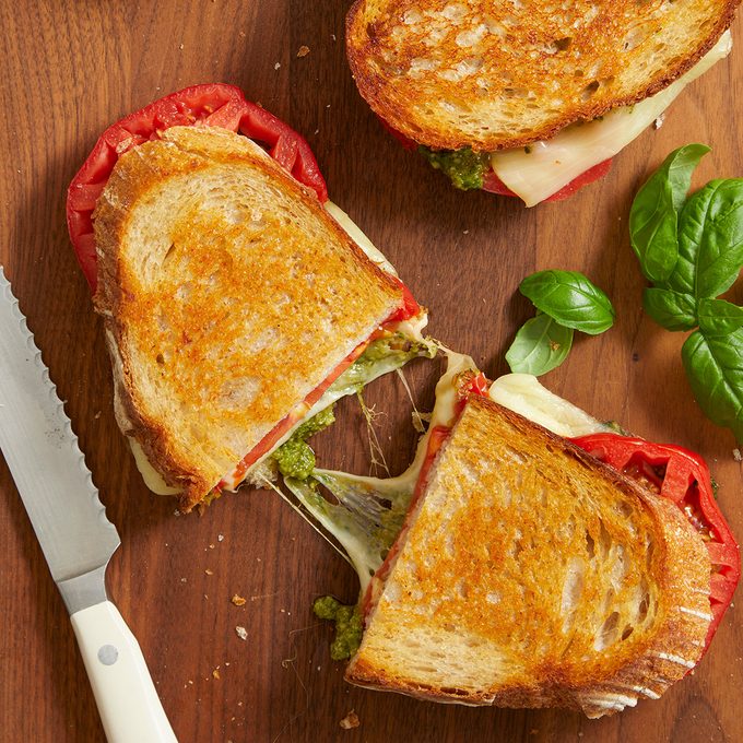 20 recipes with pesto that go beyond pasta