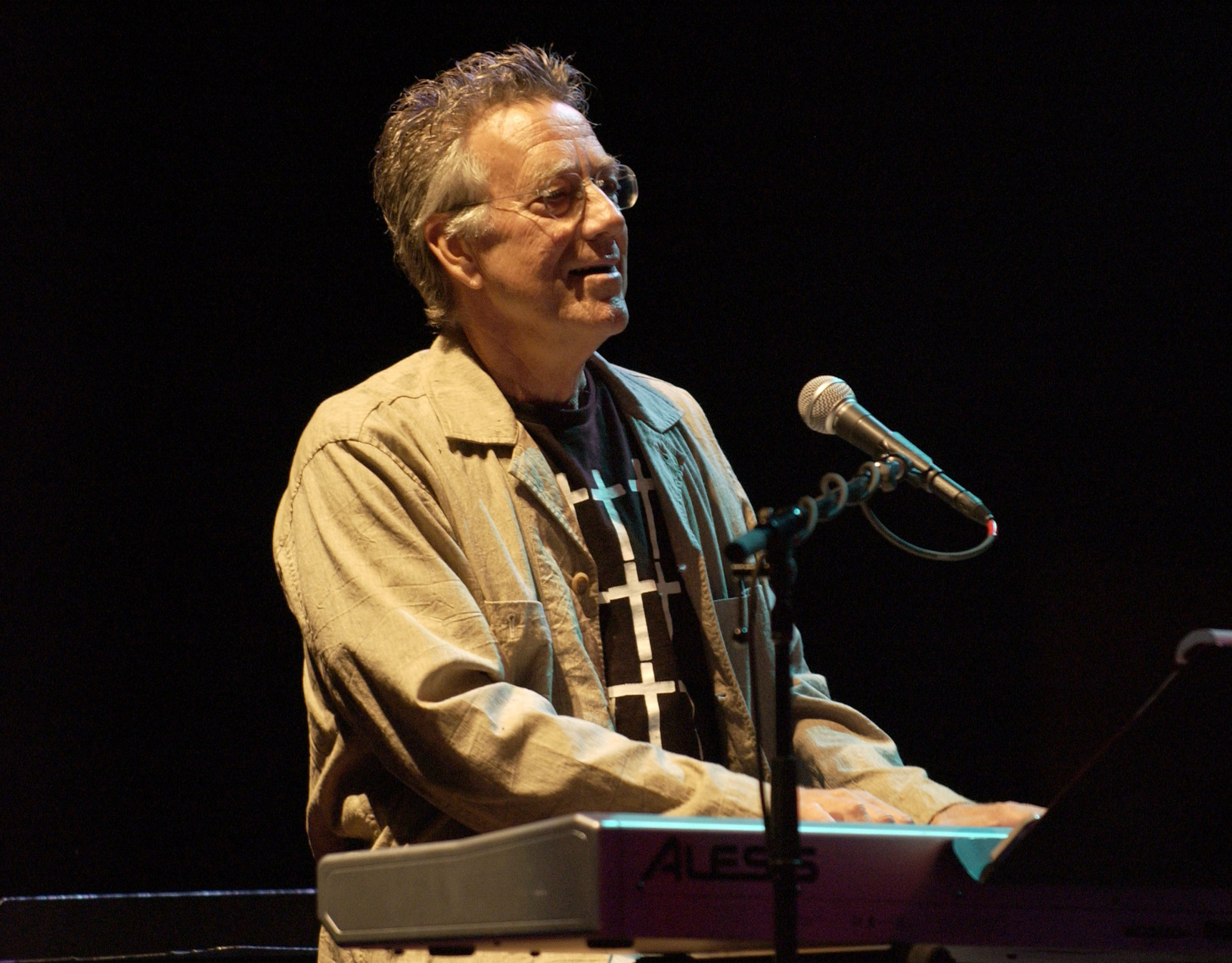25 members of famous bands who deserve more love