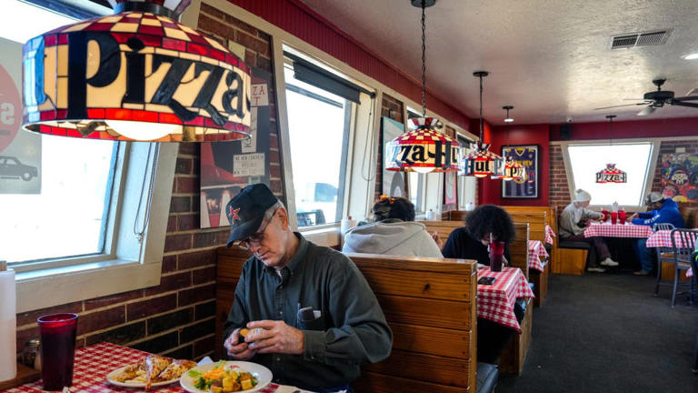 Retro Pizza Hut dining rooms return across Georgia