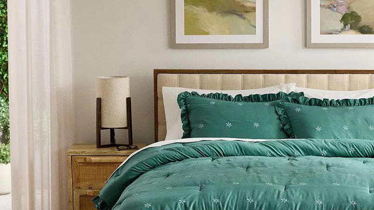 Transform your bedroom with Kohl's ruffle comforter set for a luxurious ...